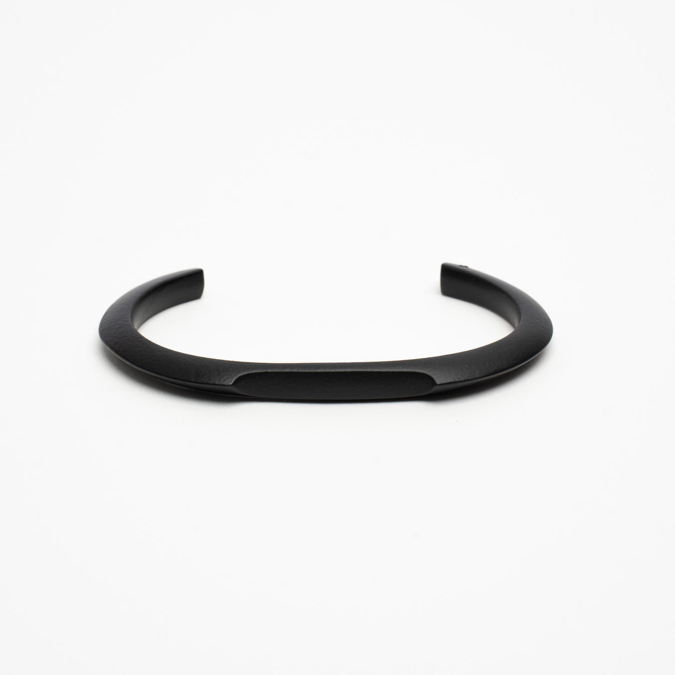 EDGE CUFF - MATTE BLACK
